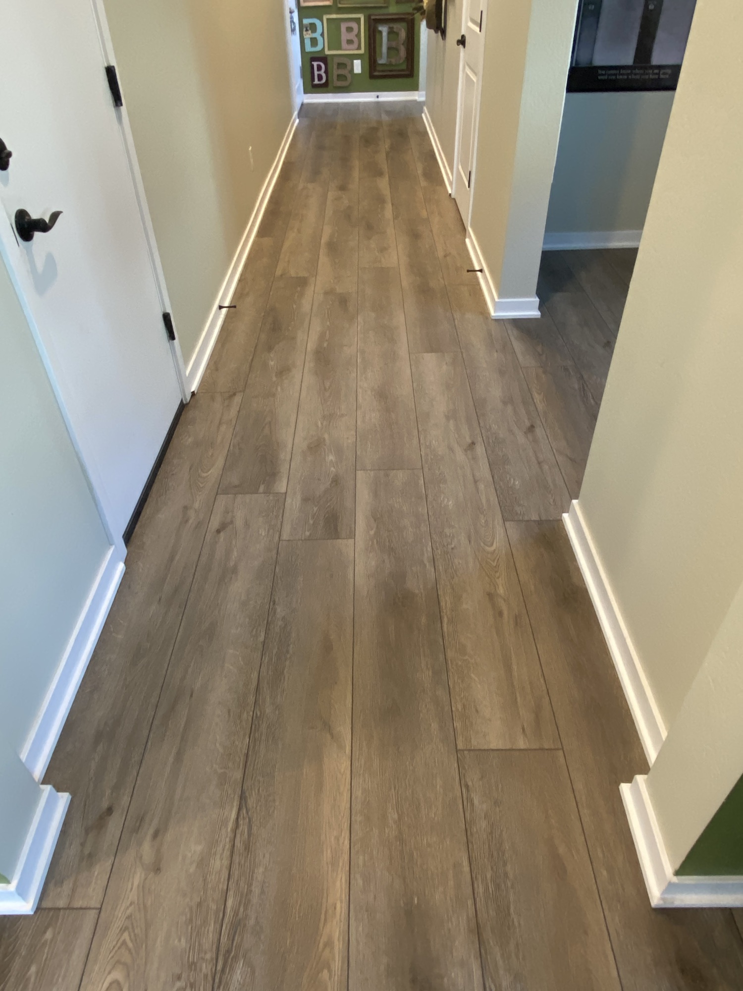 Vinyl Plank – Zacks Floor Solutions
